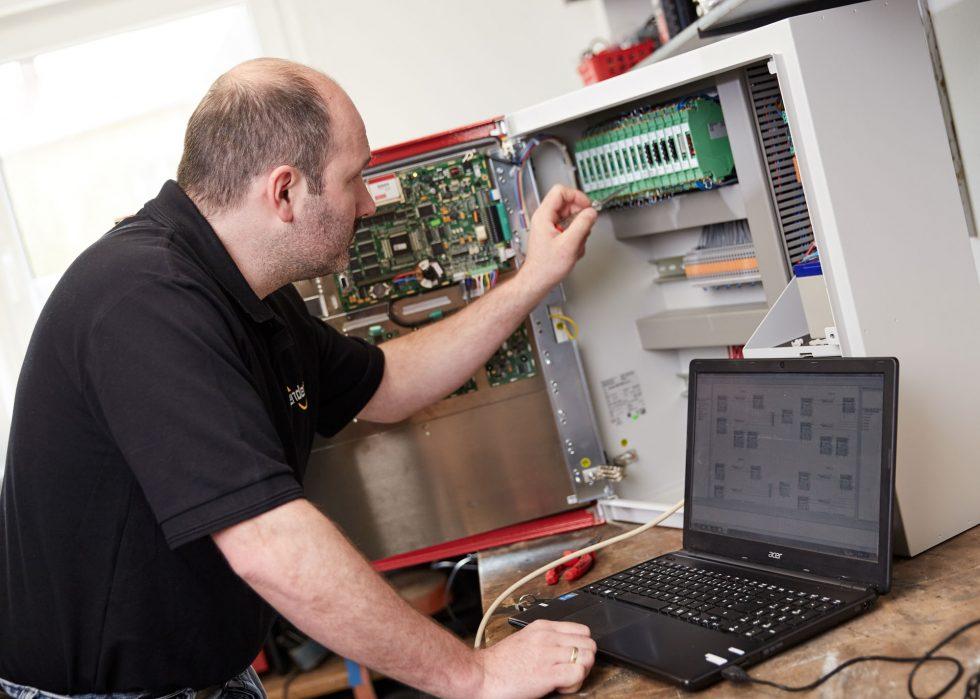 Erfahrungen mit der Arbeitgebermarke - Interview Dirk Bender - RKW ...